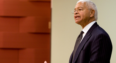 ‘We need leaders like you,’ BCG executive tells Kellogg students ...