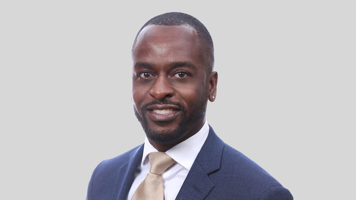 Q&A with Dustin Saunders, Director of EMBA Admissions | Kellogg School ...